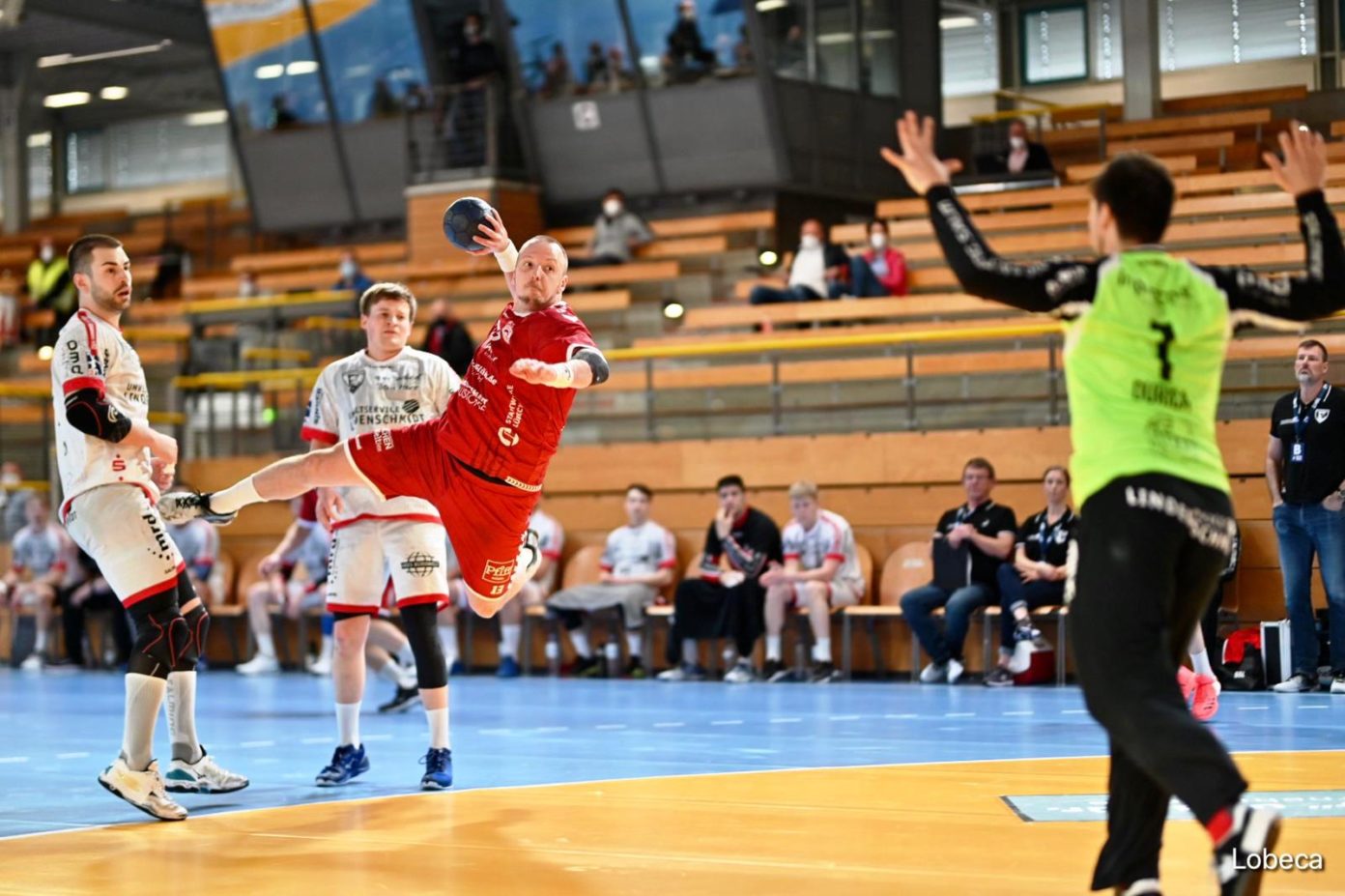 Starker Conrad! VfL Lübeck-Schwartau nimmt gegen Ferndorf Revanche › HL ...