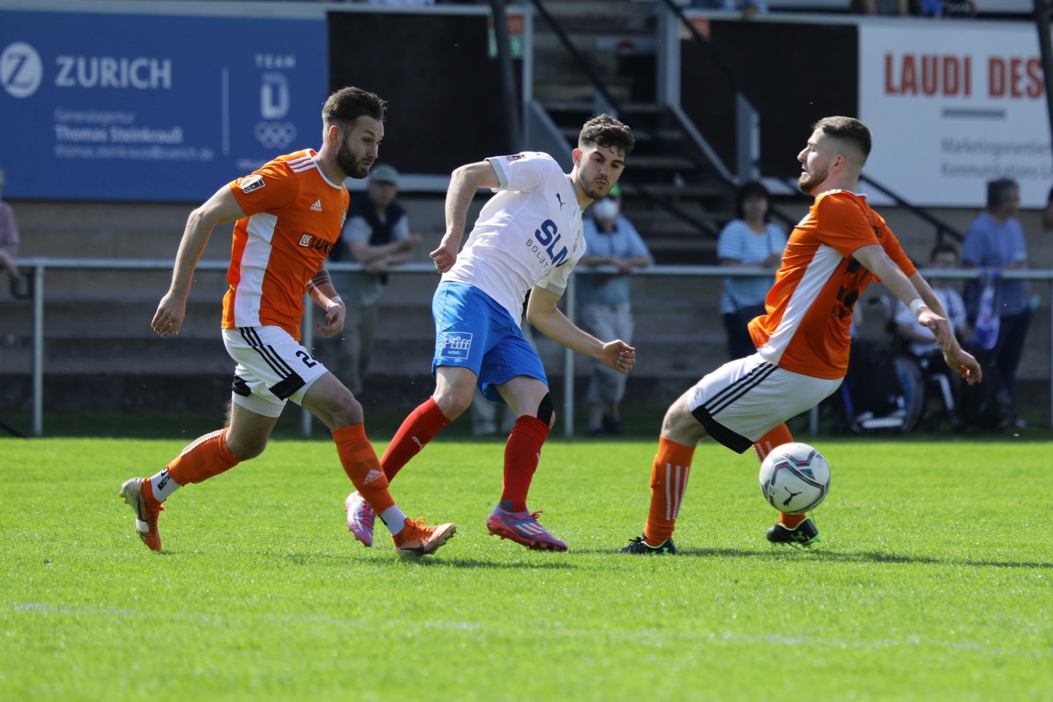 Hiobsbotschaft beim 1. FC Phönix Lübeck: Abdullah Abou Rashed fällt ...