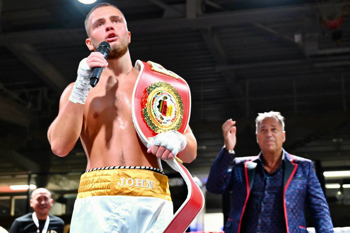 John Bielenberg in einer Minute zum Titel › HL-SPORTS