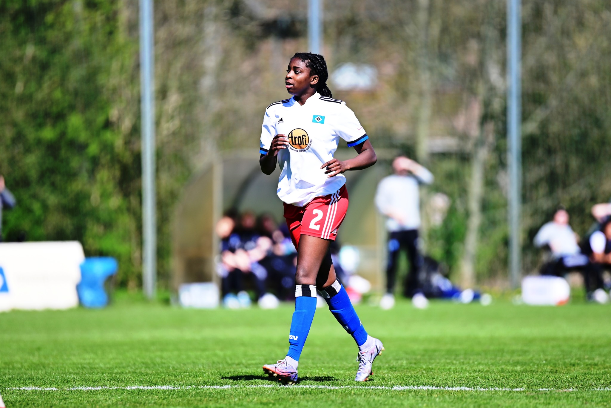 Daumen drücken! Emily Wallrabenstein steht mit der U17 des DFB im EM ...