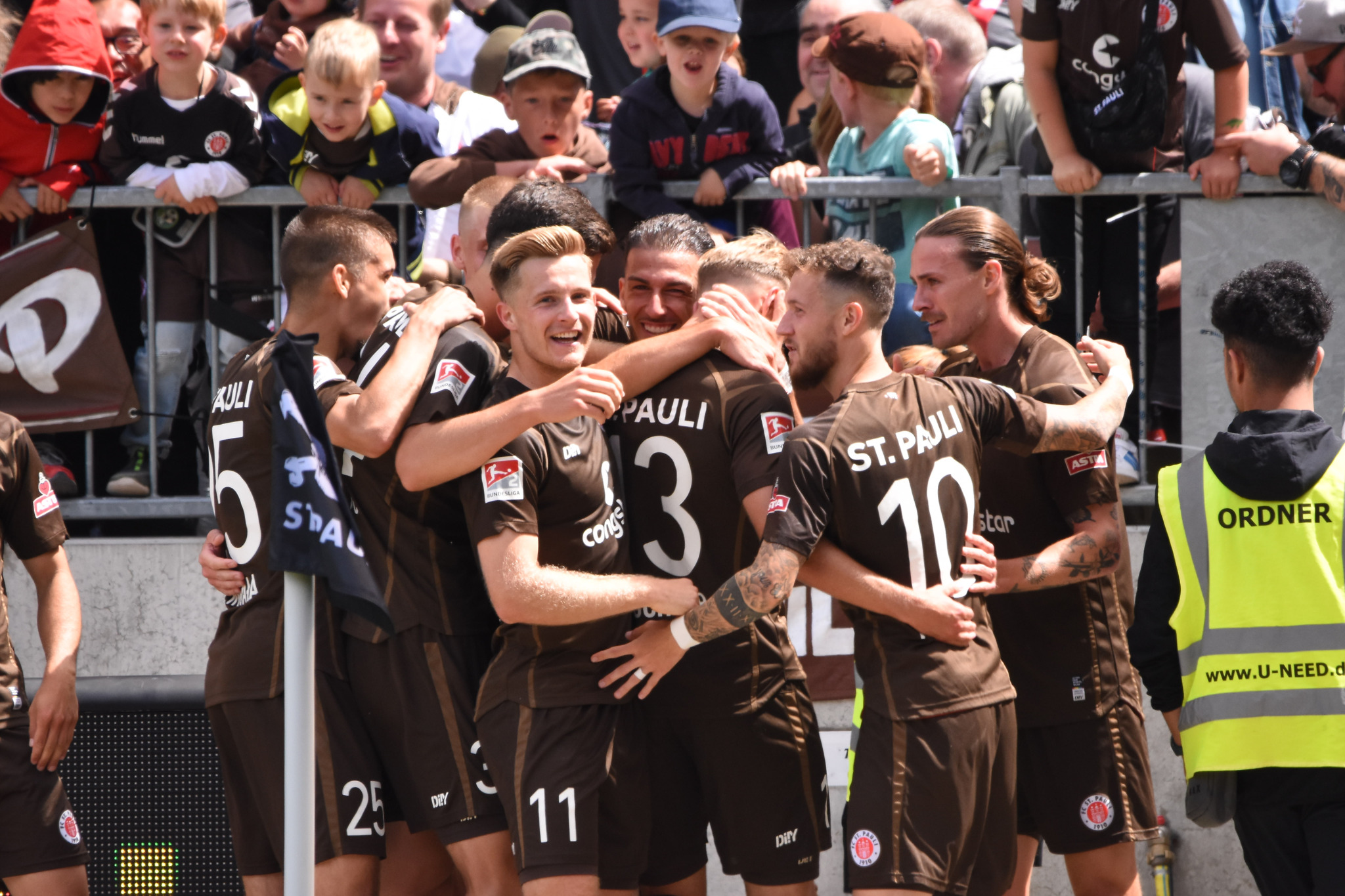 Irvine trifft für FC St. Pauli bei Hannover 96 in letzter Sekunde › HL ...