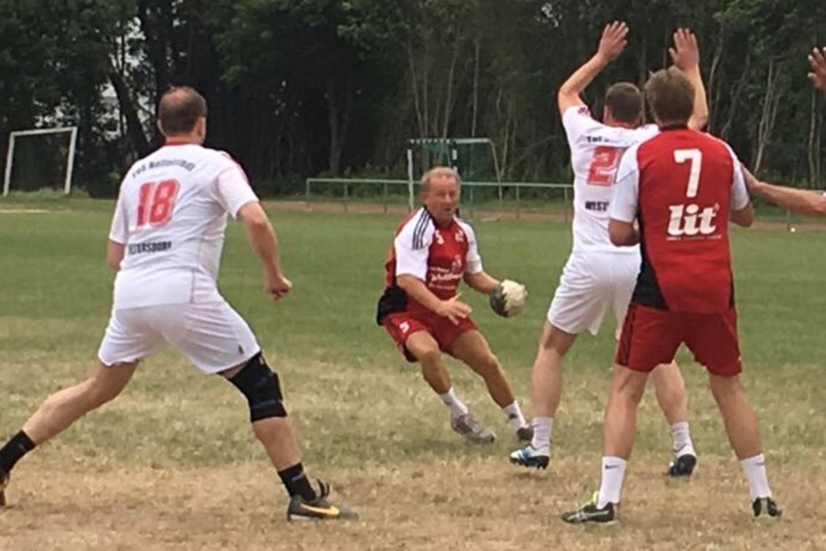 Großfeldhandball fast vergessen – Handball des vorigen Jahrhunderts ...