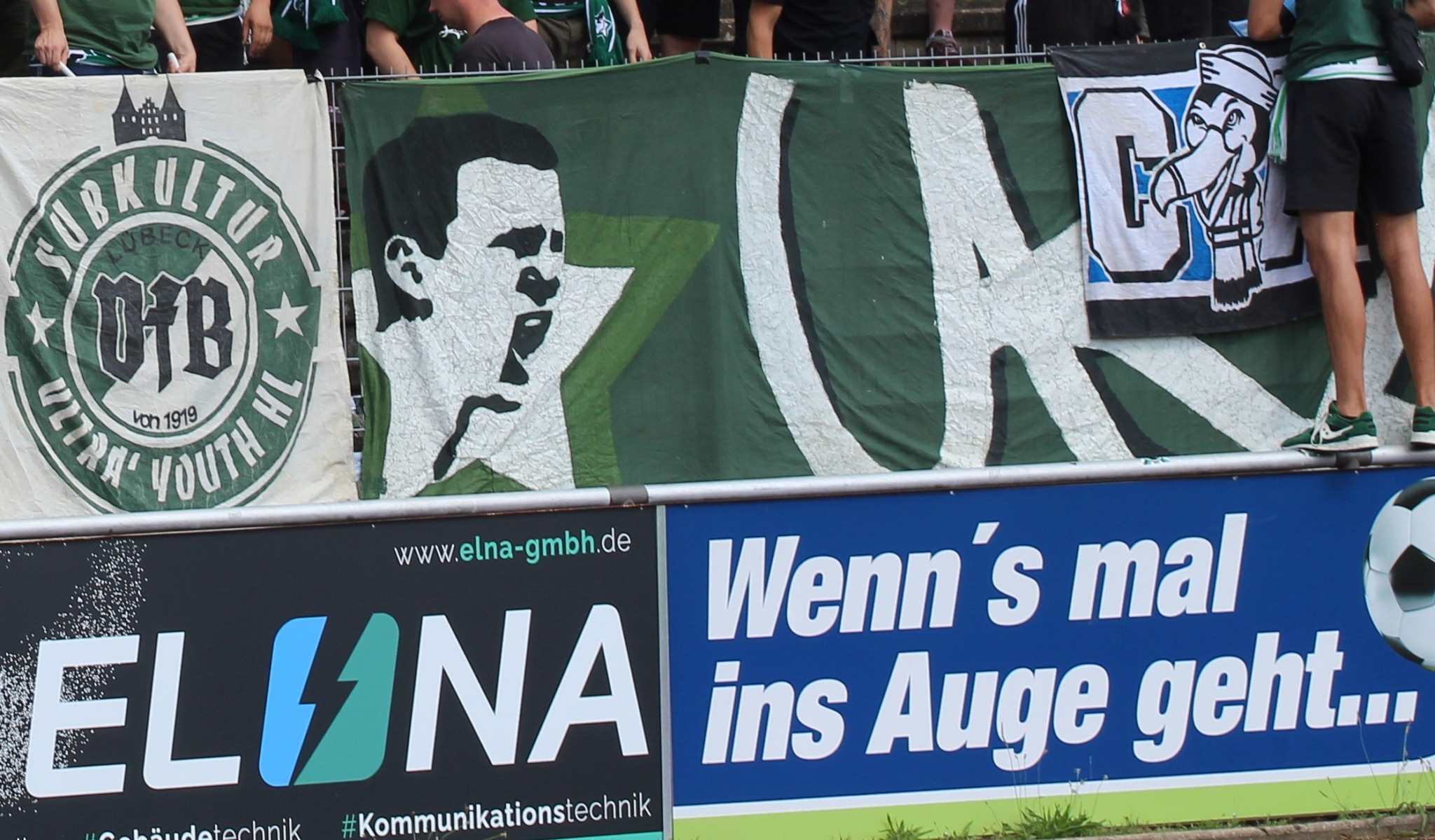 Hildesheim vs. VfB Lübeck: Fahnenklau endete mit Festnahme und ...