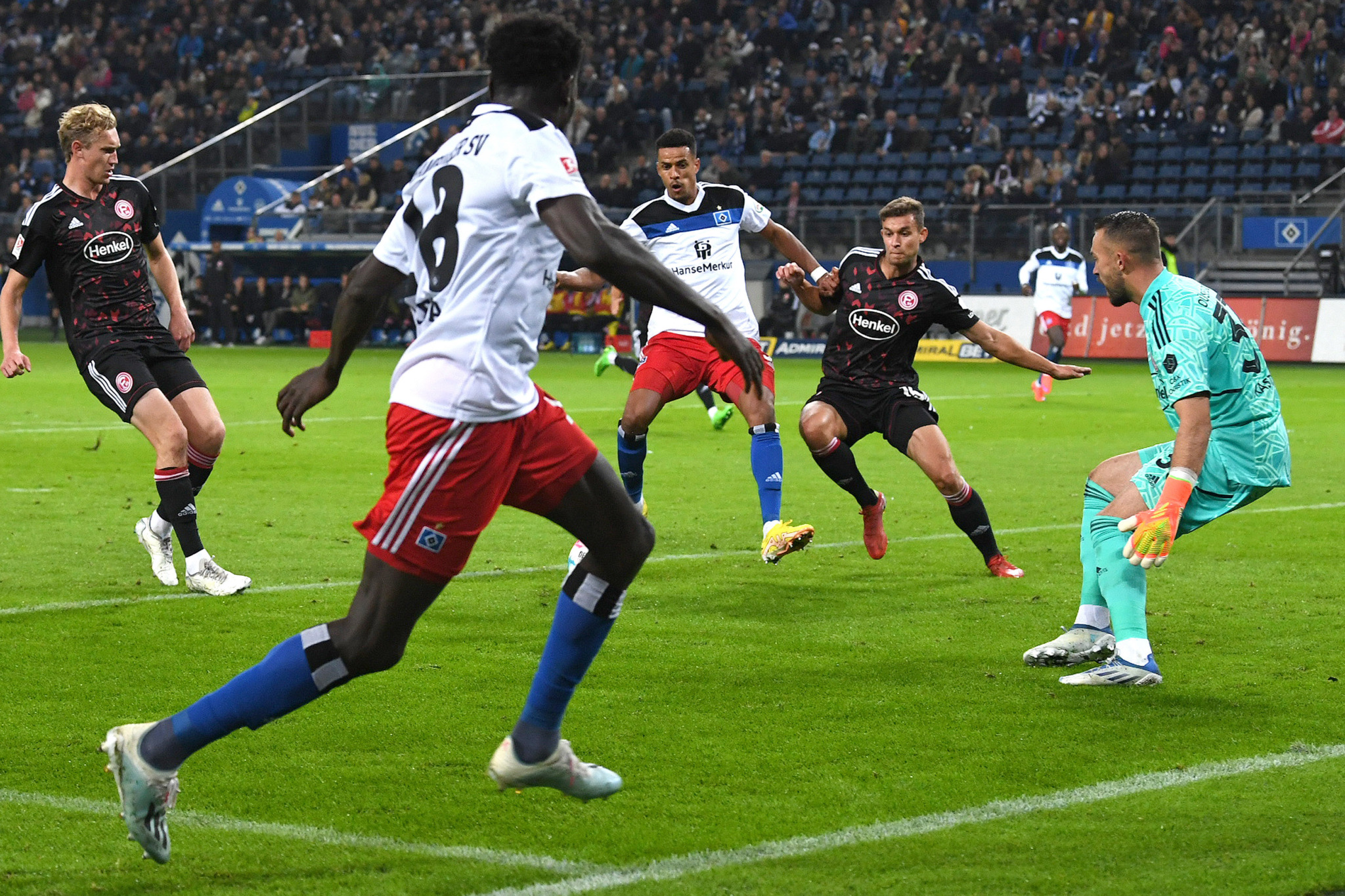 Dreimal Alu und ein bestechender Jatta – HSV mit Pech bei verdientem ...