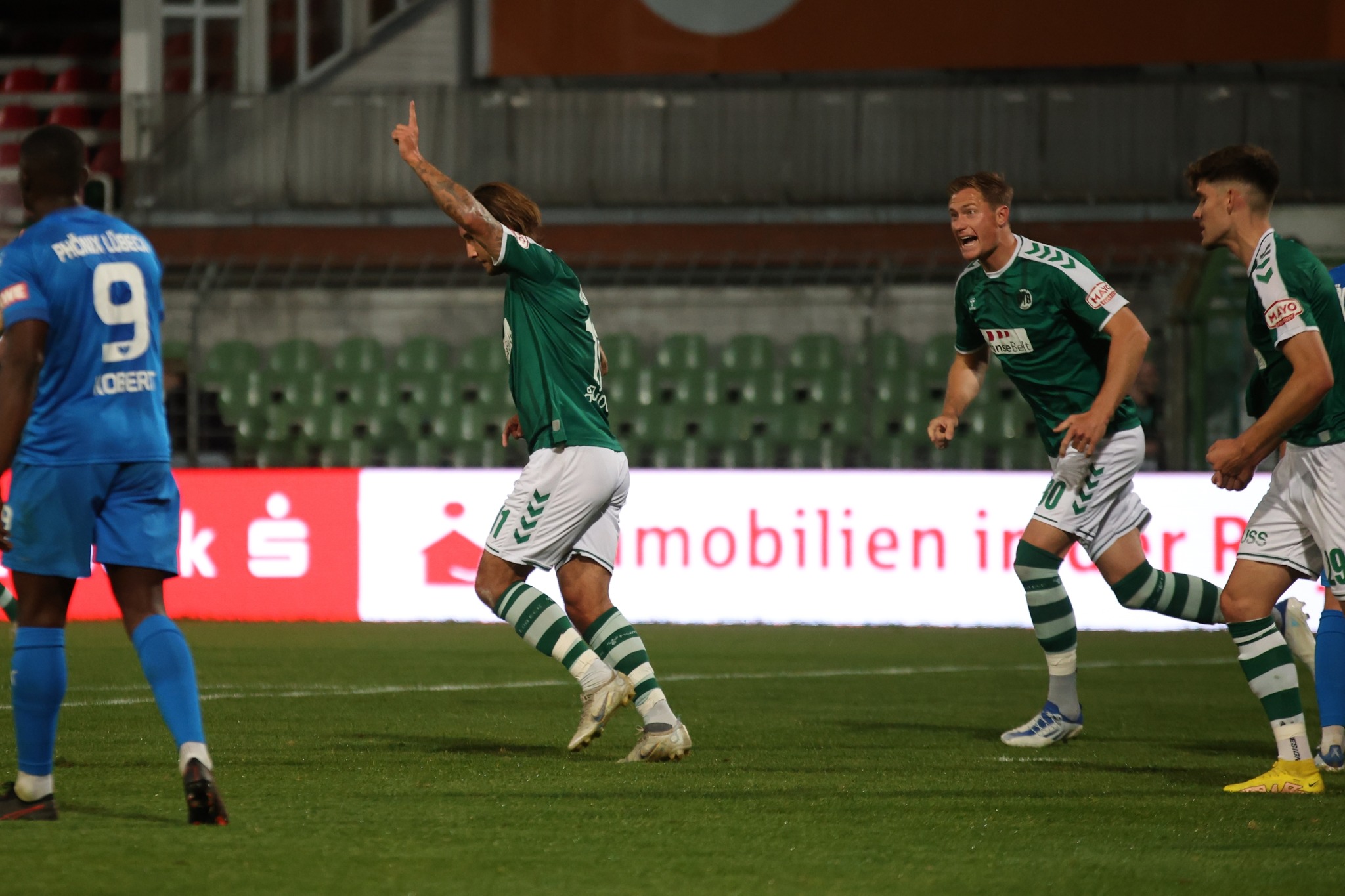 Stürmer des VfB Lübeck mit Köpfchen – Siegtreffer gehört zur „Kategorie ...