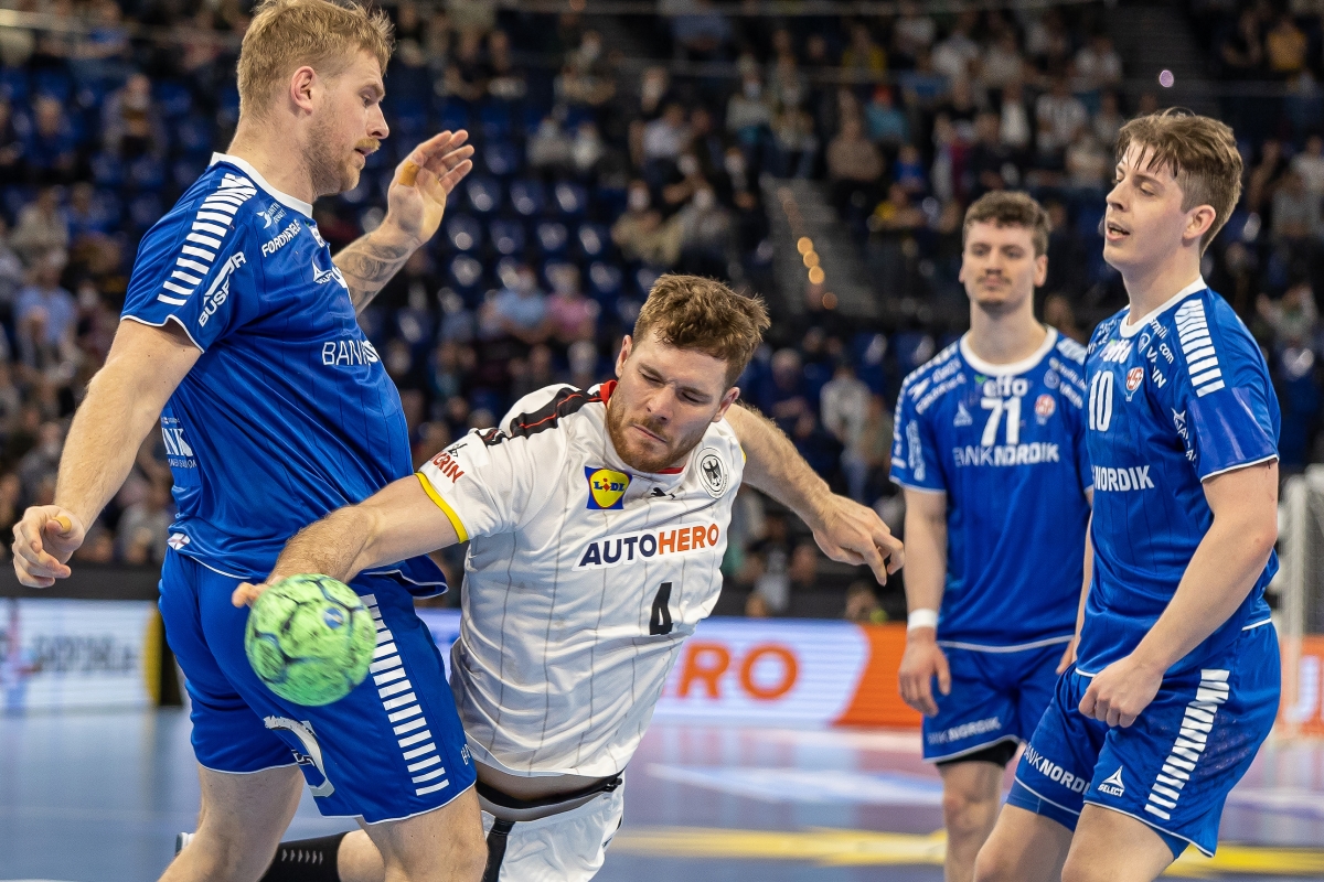 Blackout zu Beginn der zweiten Hälfte besiegelt die DHB-Niederlage › HL ...