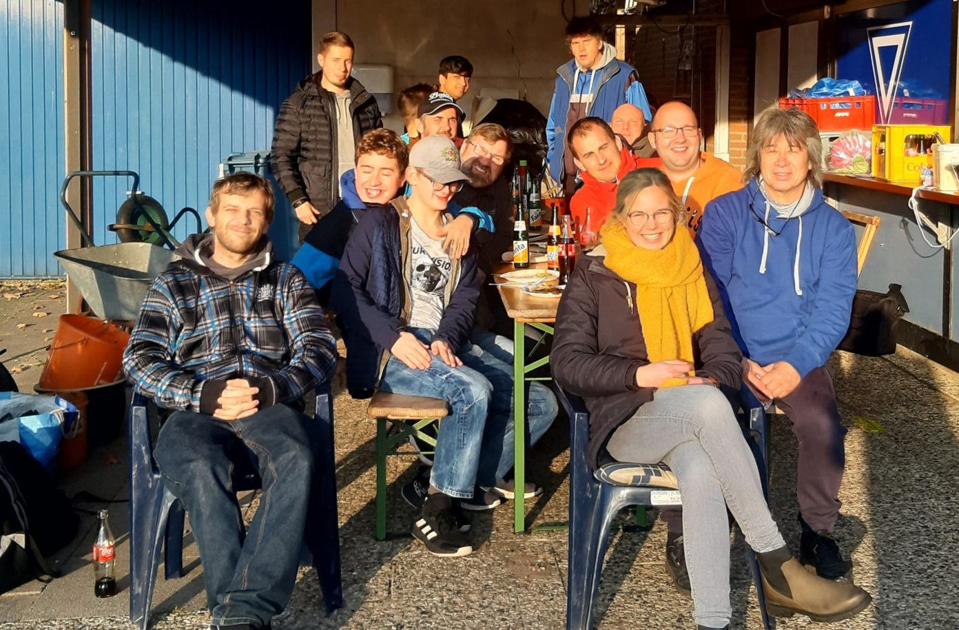 Grillwurst statt Training: Trainer überrascht Inklusionsteam des VfL ...