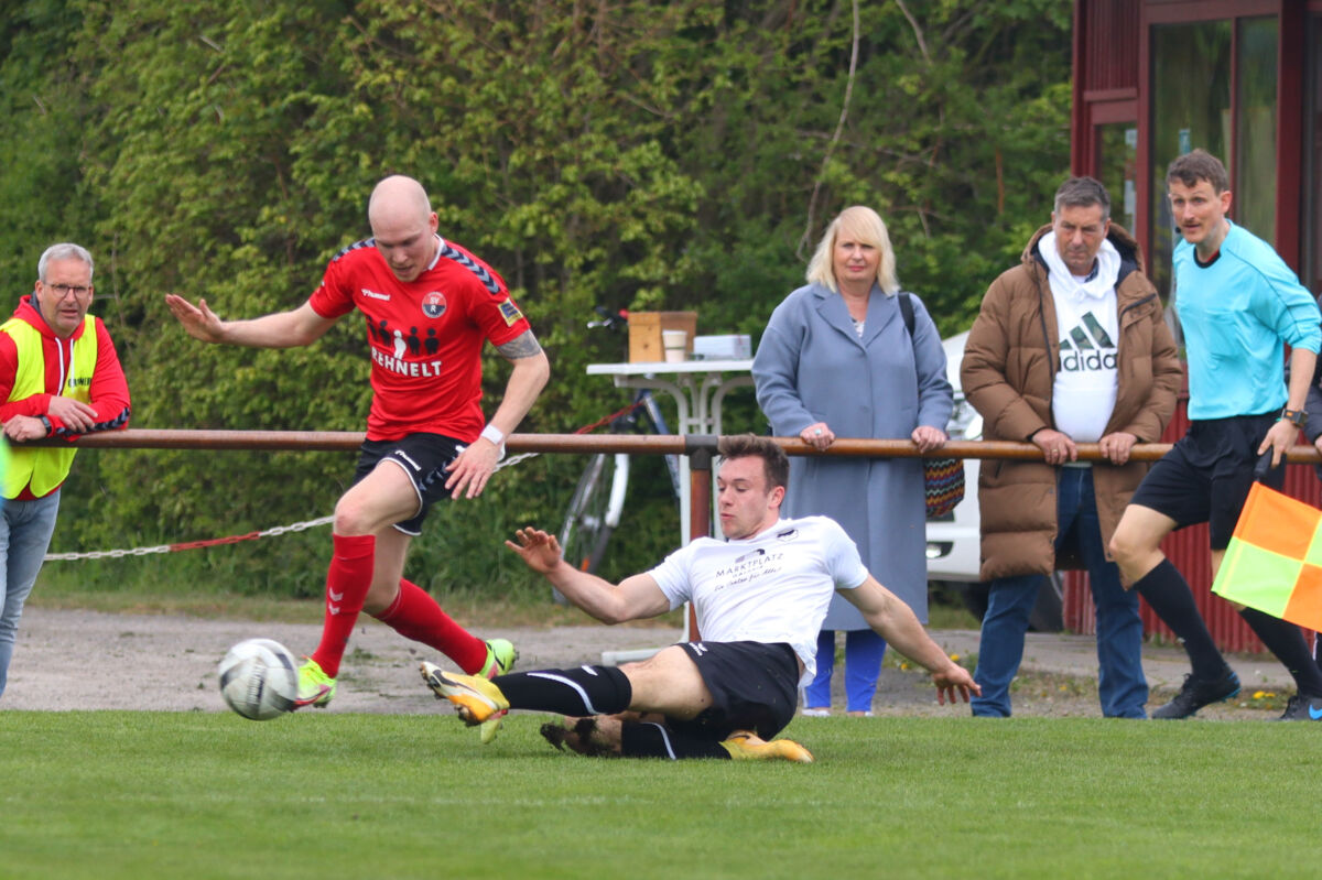 Räck und Bahn übernehmen in Büchen › HL-SPORTS