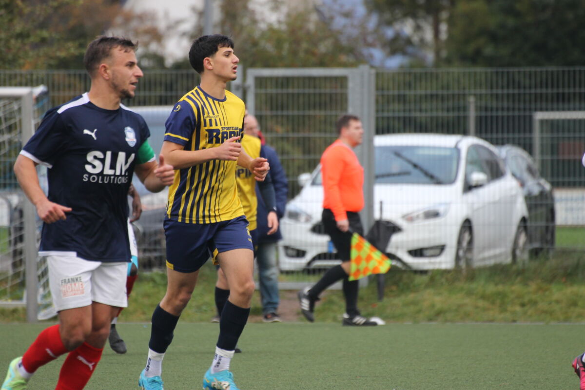 Derbysieg durch späten Doppelpack am Flugplatz › HL-SPORTS