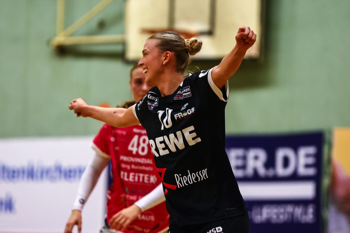 Entscheidung bei „Frogs-Ladies“ gegen Schwerin von der Siebenmeterlinie ...