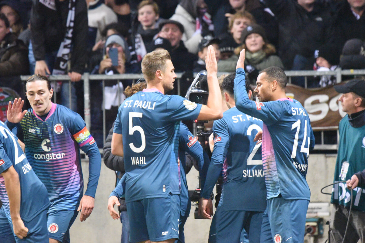 Stürmer ist nicht zu stoppen – St. Pauli zieht ins Achtelfinale ein › HL-SPORTS