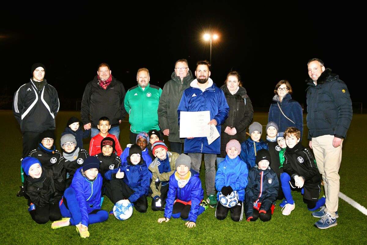 Fast durchgerutscht! Fußballtrainer der VSG erhält Auszeichnung durch ...