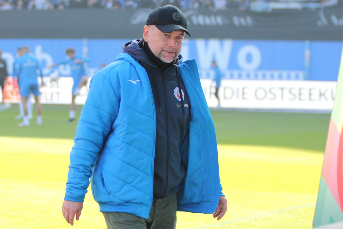 F.C. Hansa Rostock: Bernd Hollerbach muss gehen | HL-SPORTS - Sport ...