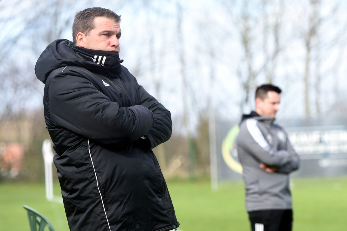 Gemeinsam stark: Oberliga-Trainer stellt das Kollektiv in den ...