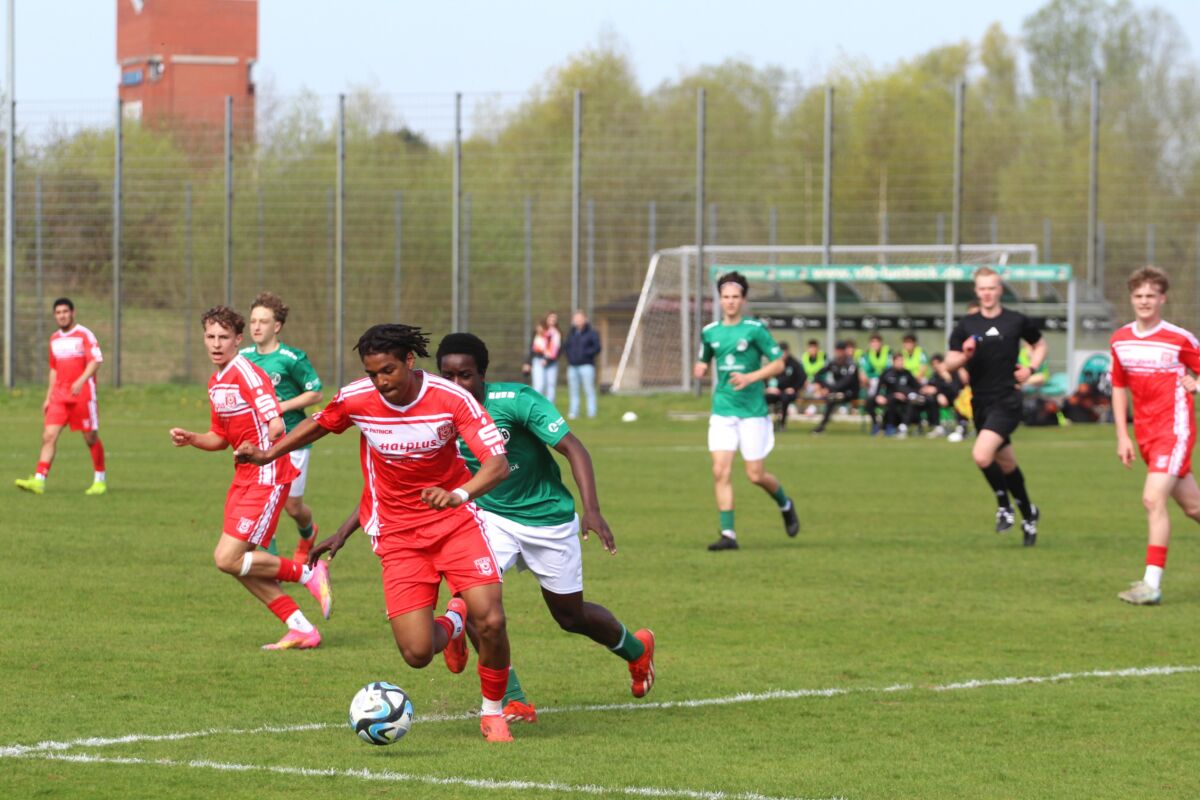 VfB Lübeck knüpft nahtlos an und springt auf Rang zwei | HL-SPORTS ...