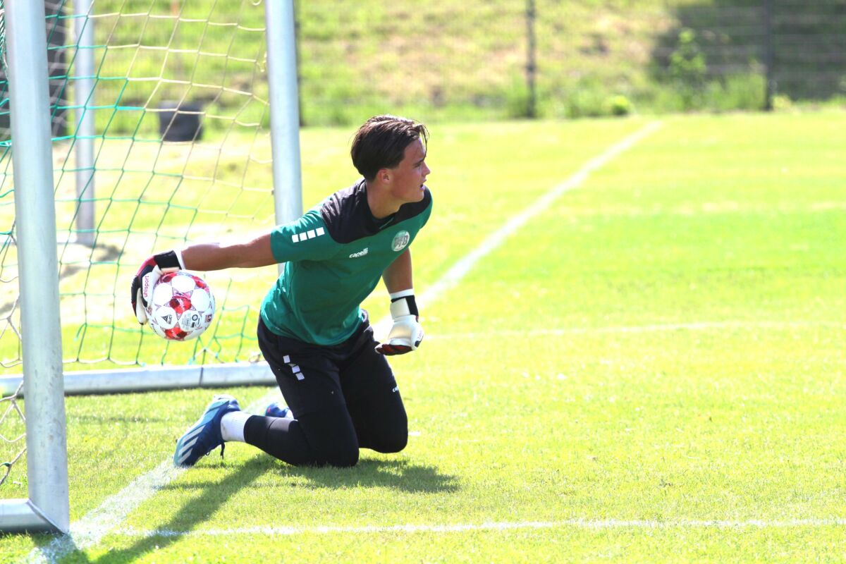 VfB Lübeck: Keeper Phillip Diestel hält die Stellung – Gavin Didzilatis ...