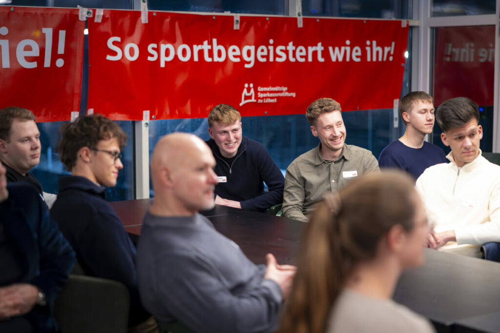 20 Lübecker Trainer mit Strahlkraft: Gemeinnützige Sparkassenstiftung ...